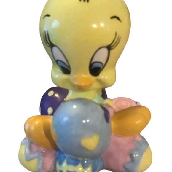 Warner Bros. | Art | Vintage 987 Tweety Bird Painting Easter Eggs ...